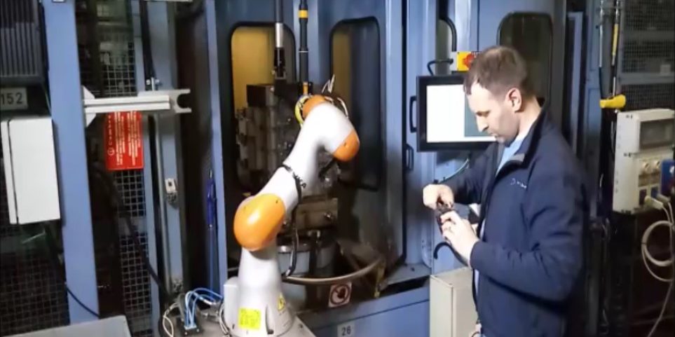 Human-centred Manufacturing to design new social sustainable workplaces